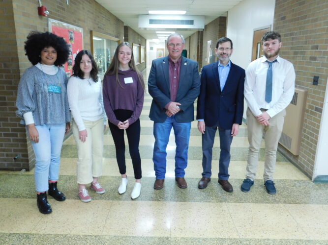 Leaders pass along words of wisdom to students | News, Sports, Jobs ...